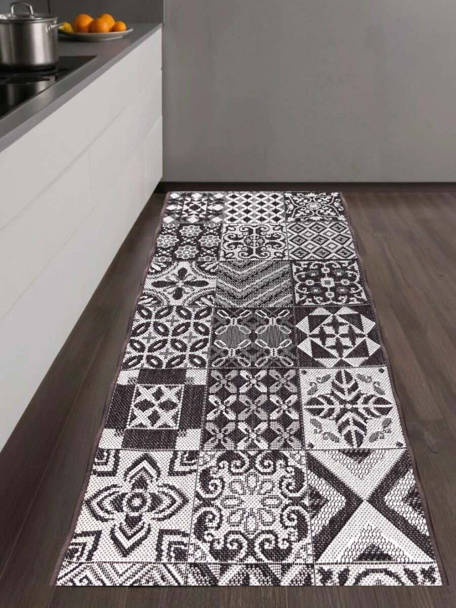 Циновка на латексной основе шириной 60 см и длиной 90 см