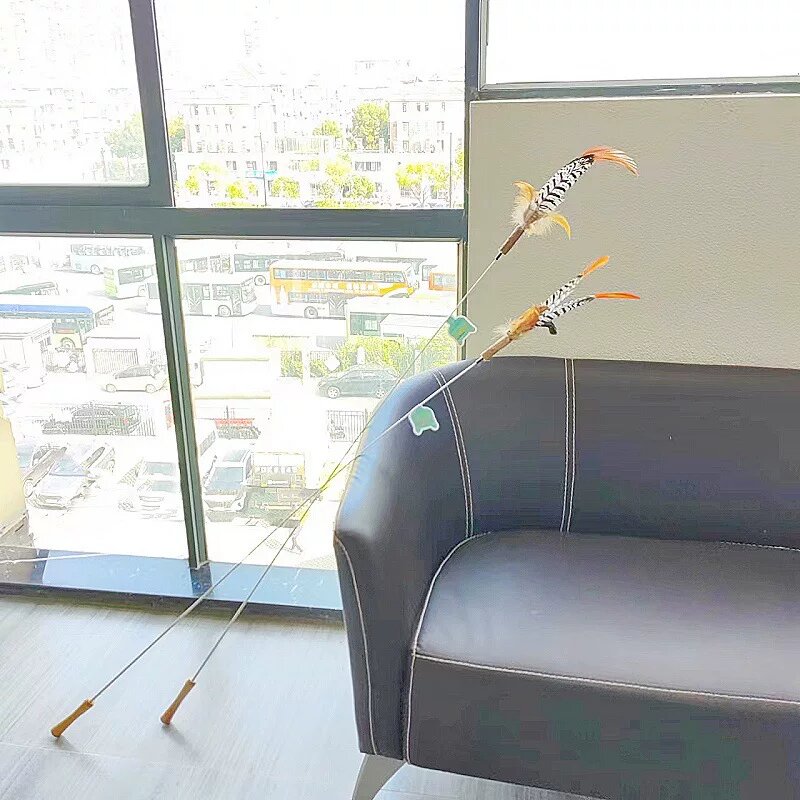 Длинная игрушка-дразнилка для кошек с перьями фазана/клубничными перьями, дразнилка-удочка с колокольчиком, сменная