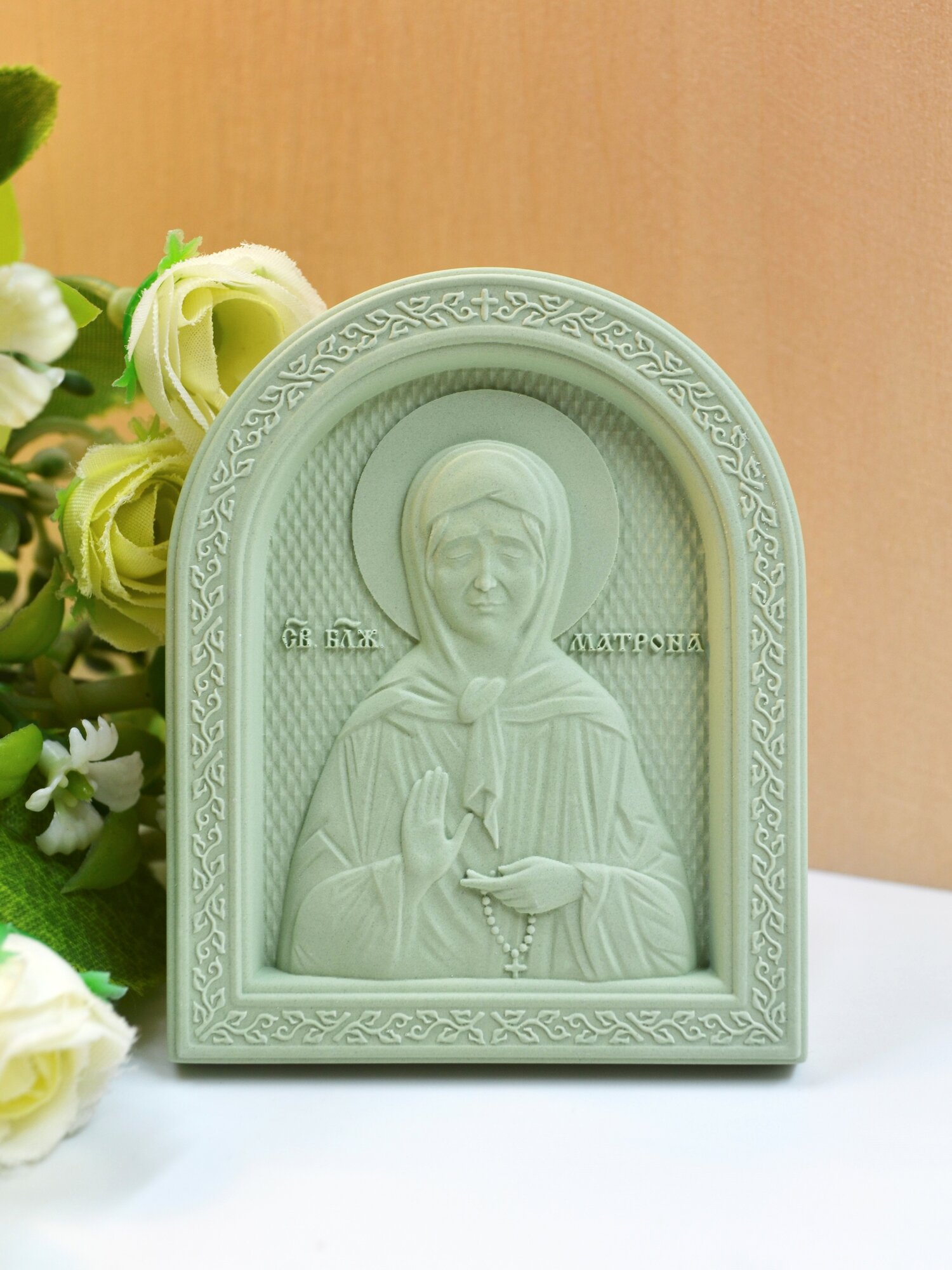 Икона Матрона Московская из гипса, цвет фисташковый, размер 5.5х7 см