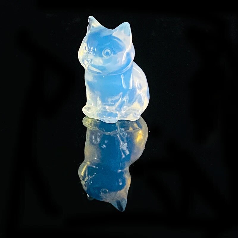 Фигурка кота из опала