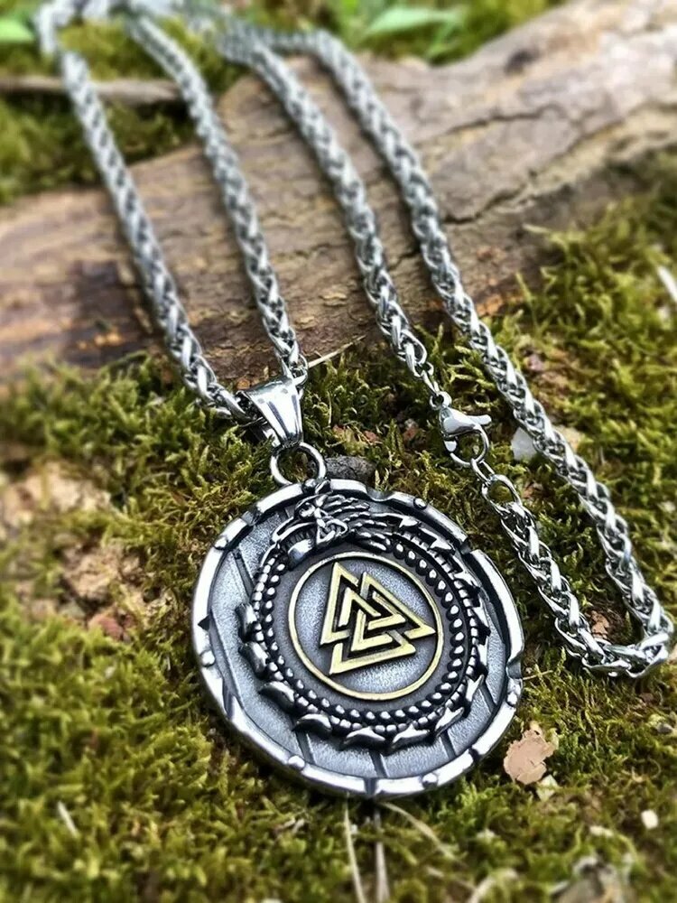 Оберег Валькнут Уроборус/для удачи и богатства