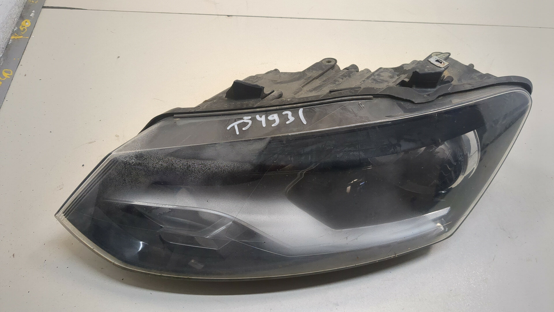 Фара (передняя) левая Volkswagen Polo Б/У