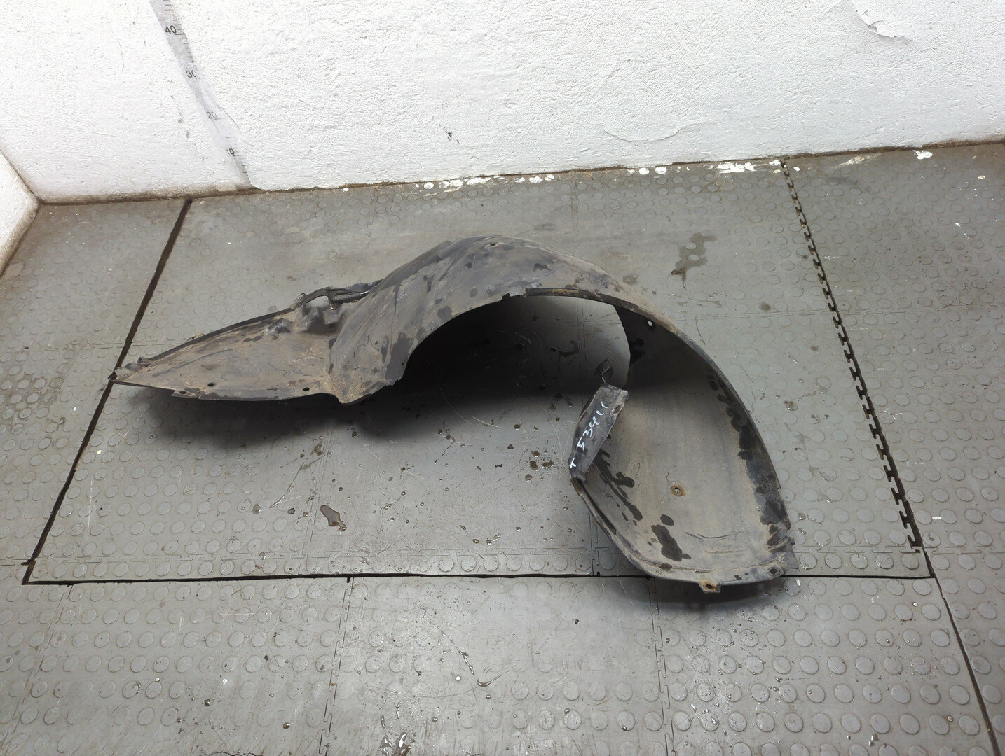 Защита арок (подкрылок) правая передняя BMW 3 E46 Б/У