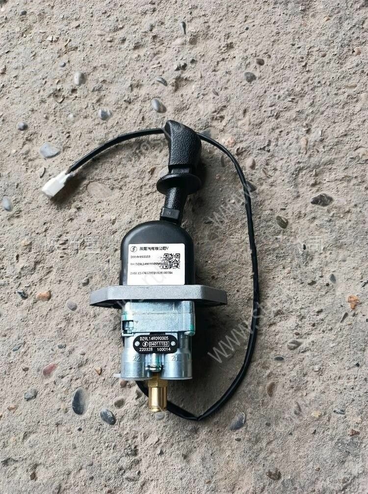 Кран ручного тормоза SHAANXI / SHACMAN X6000 3 выхода вниз (с проводом)