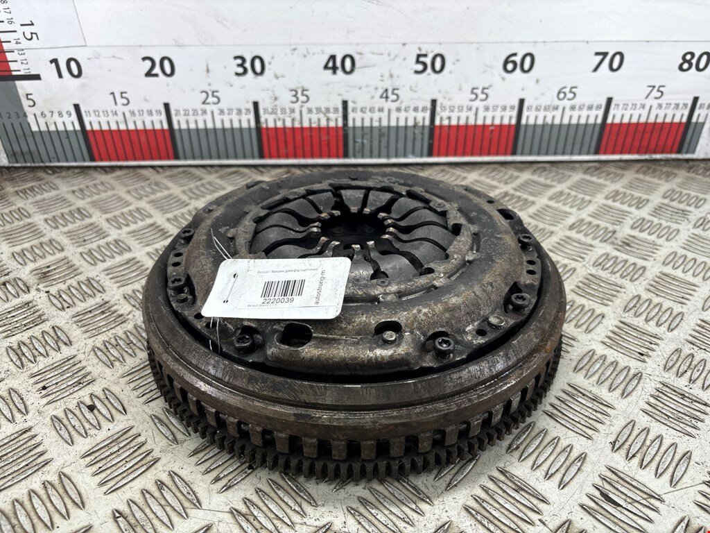 Маховик (демпфер сцепления) Renault Scenic 3 123003948R арт. 2220039
