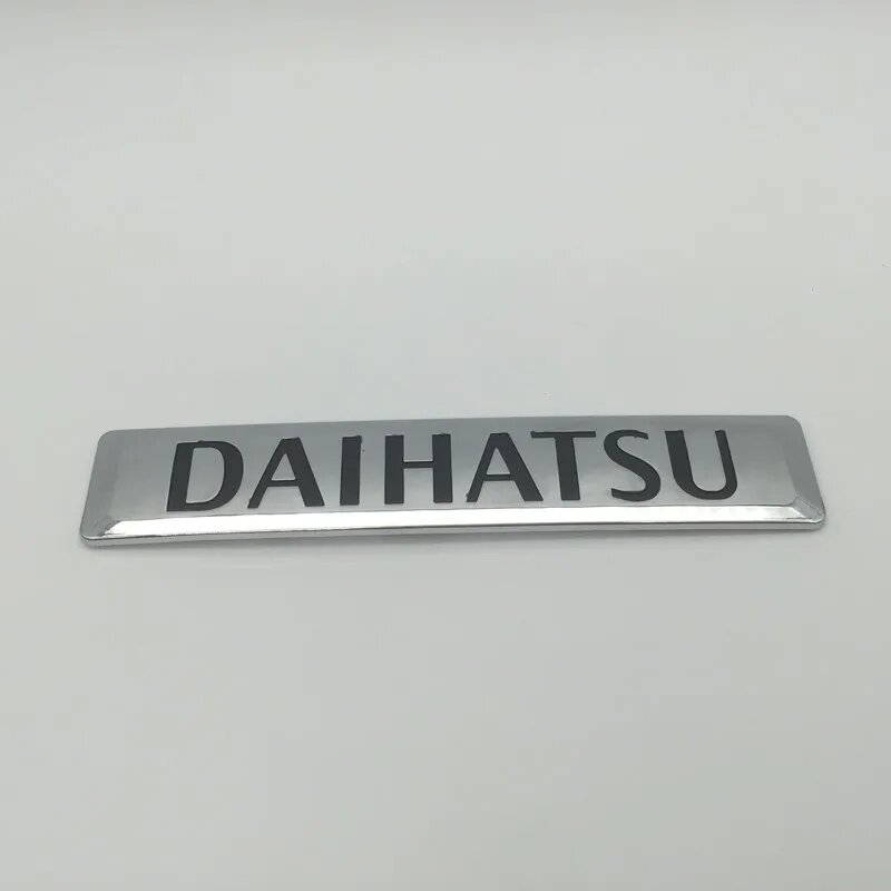 Эмблема Daihatsu серебристая, 1 шт.