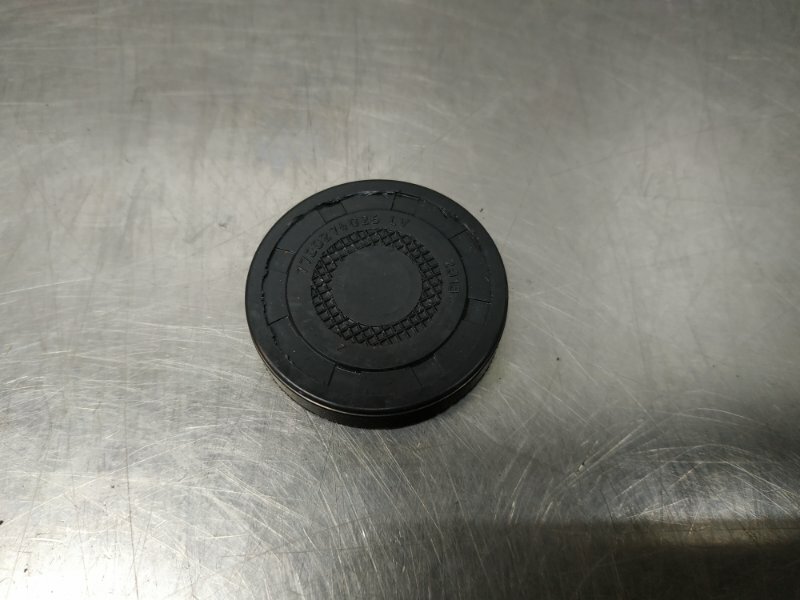 Заглушка распредвала Renault Logan K4M 7700274026