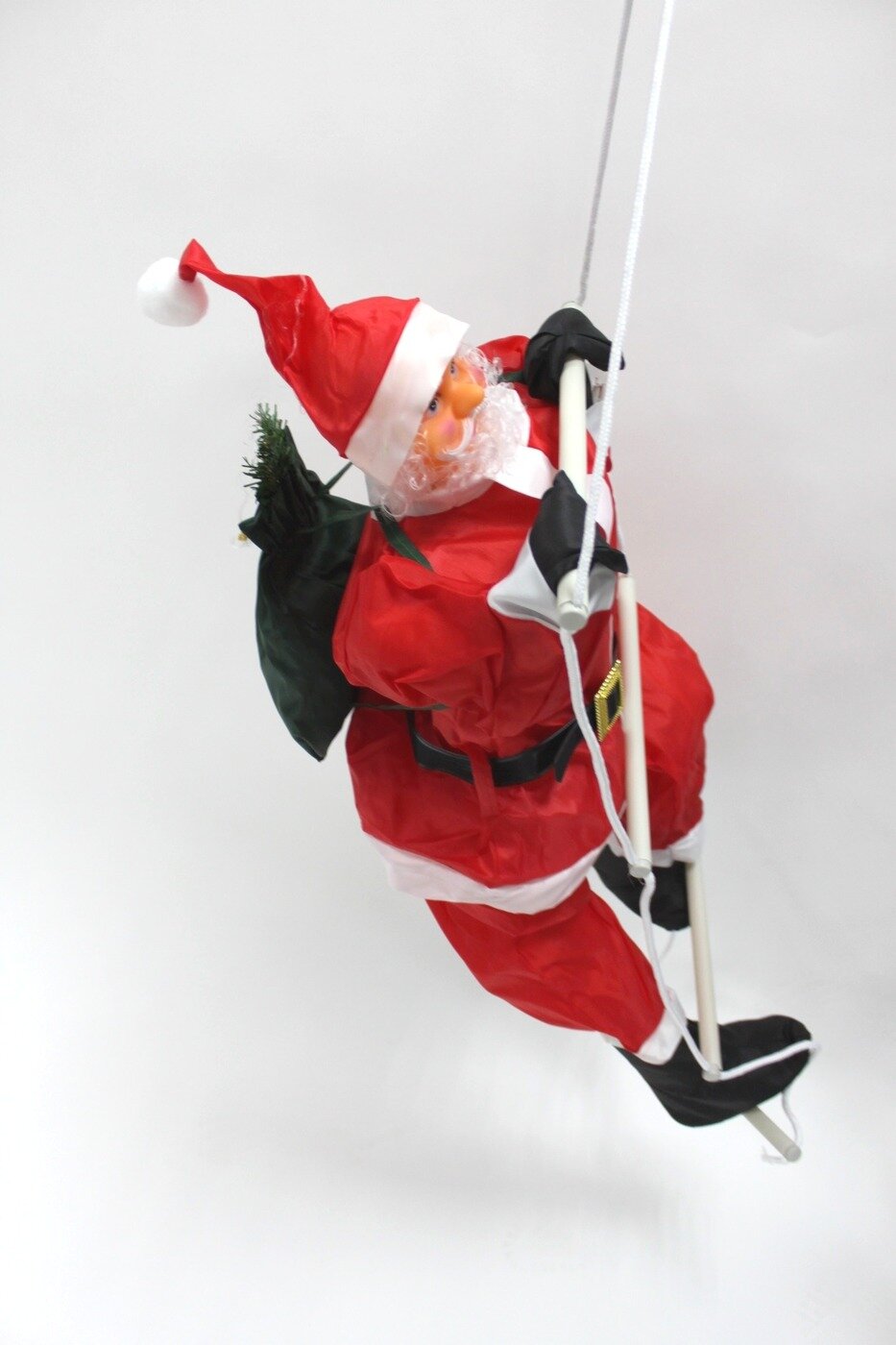 Композиция "Уличный Дед Мороз", на лестнице, полиэстер, 60см