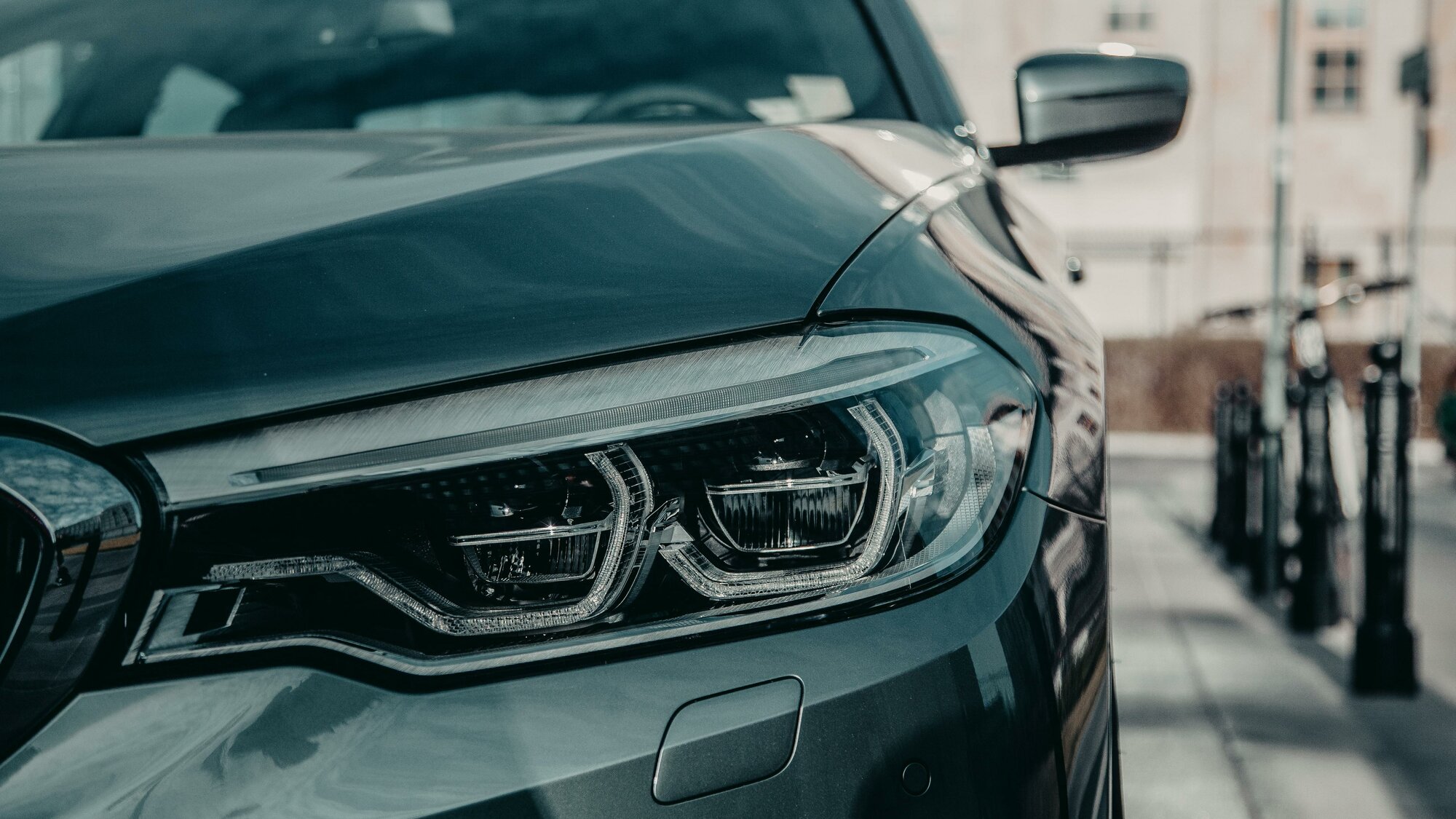 Картина на холсте 60x110 LinxOne "Автомобиль, интерьер для дома / декор на стену / дизайн