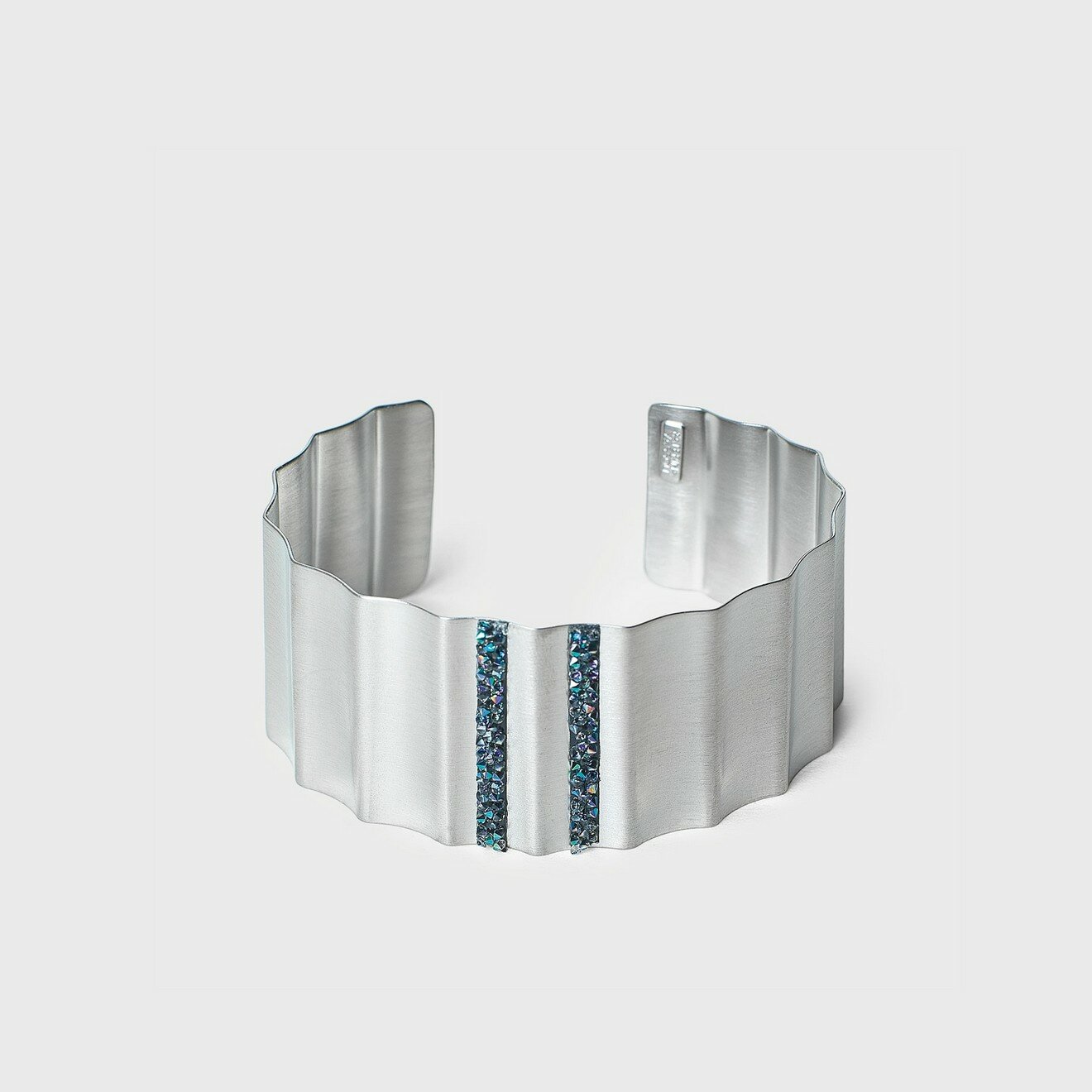 Незамкнутый браслет Katerina Vassou, кристалл