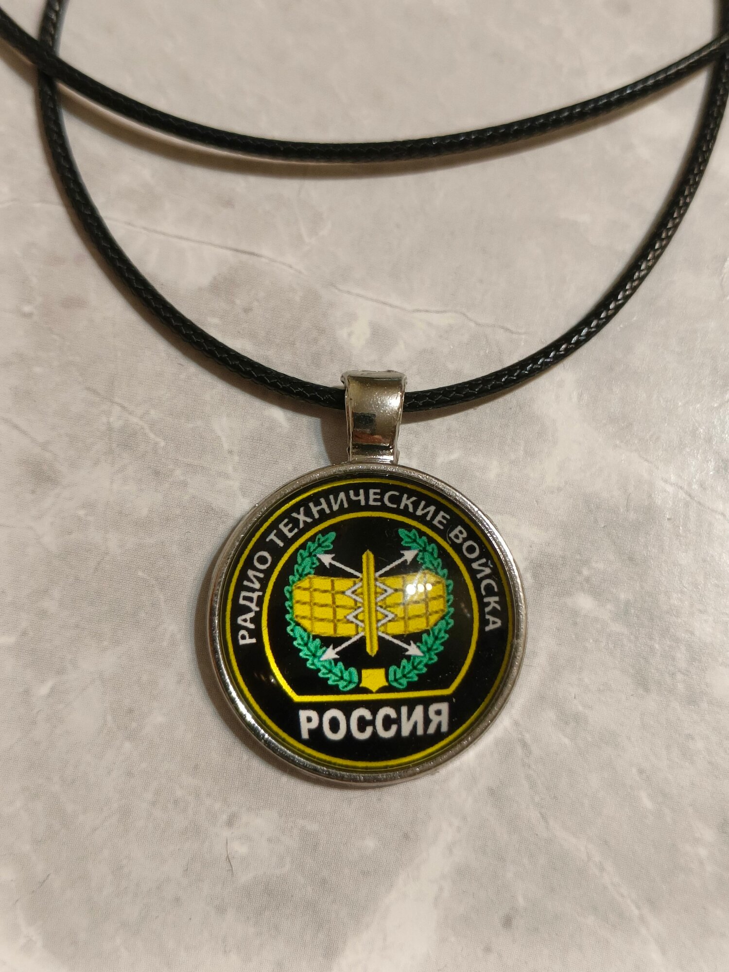 Колье, стекло