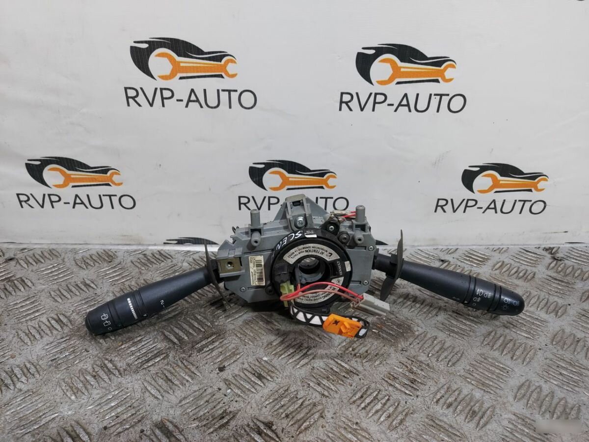 Переключатель подруливой Renault Scenic 1999-2003 7701047541