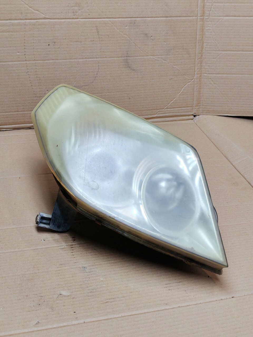 Фара правая GEELY MK (под полировку)