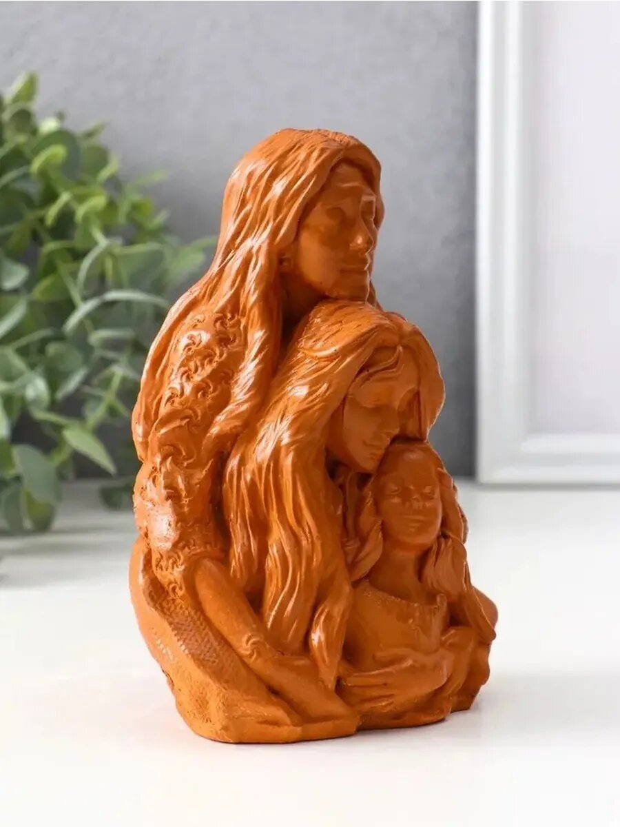 Энергичная фигура из глины «Связь поколений»