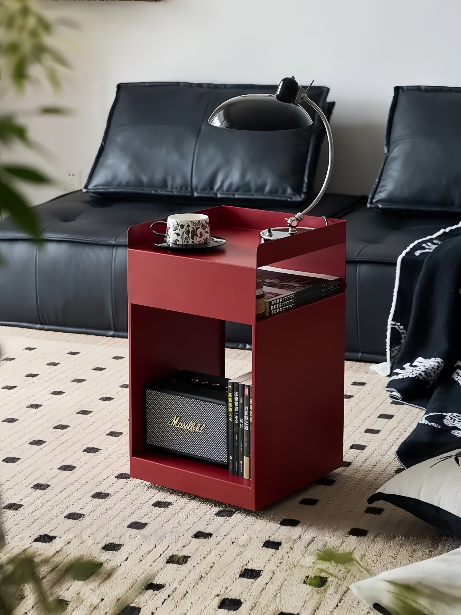 Тумба прикроватная, 35х35х61 см, минимализм, лак, металл, красная