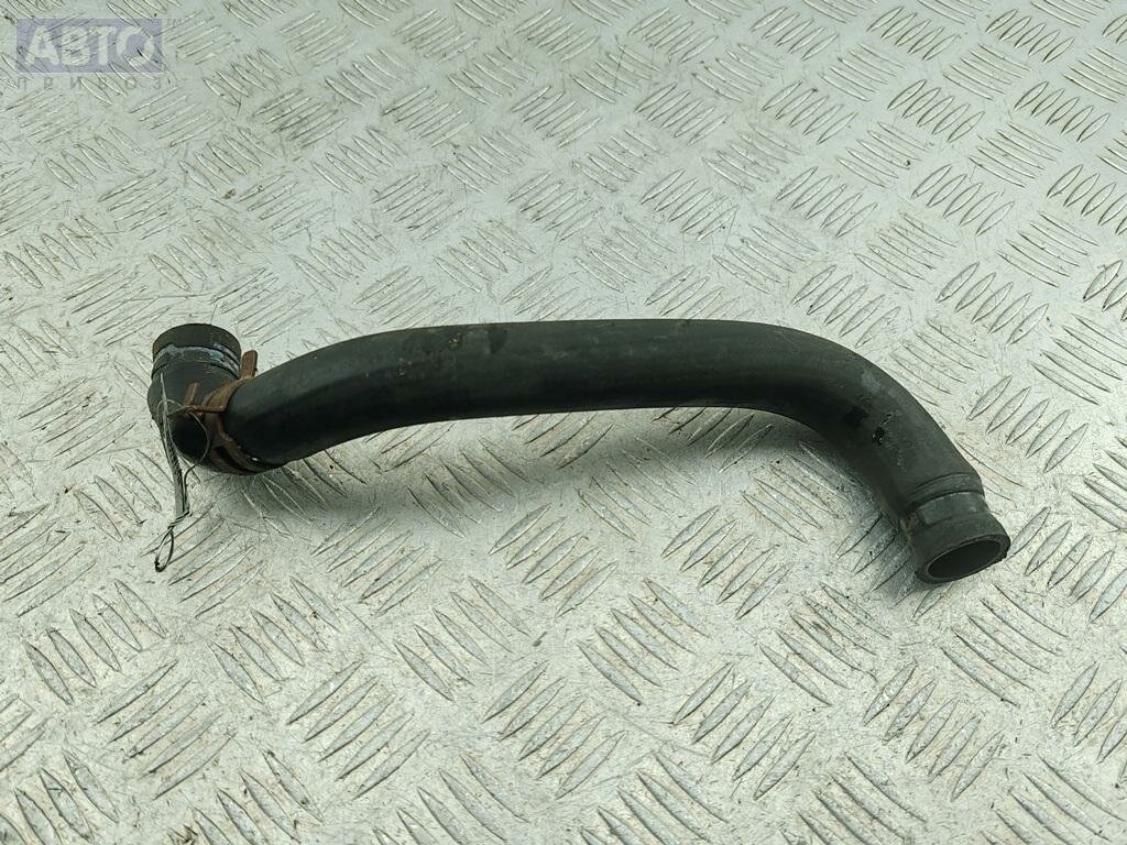 Патрубок отопителя (печки) Audi 80 B4 (1991-1996)