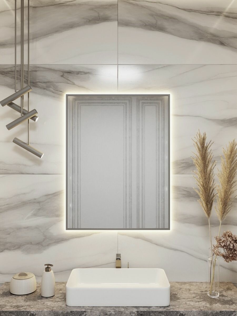 Зеркало в ванную 90х60 см. серебро с подсветкой. Свет: Нейтральный белый 4500К. В алюминиевой раме настенное BLX MIRROR