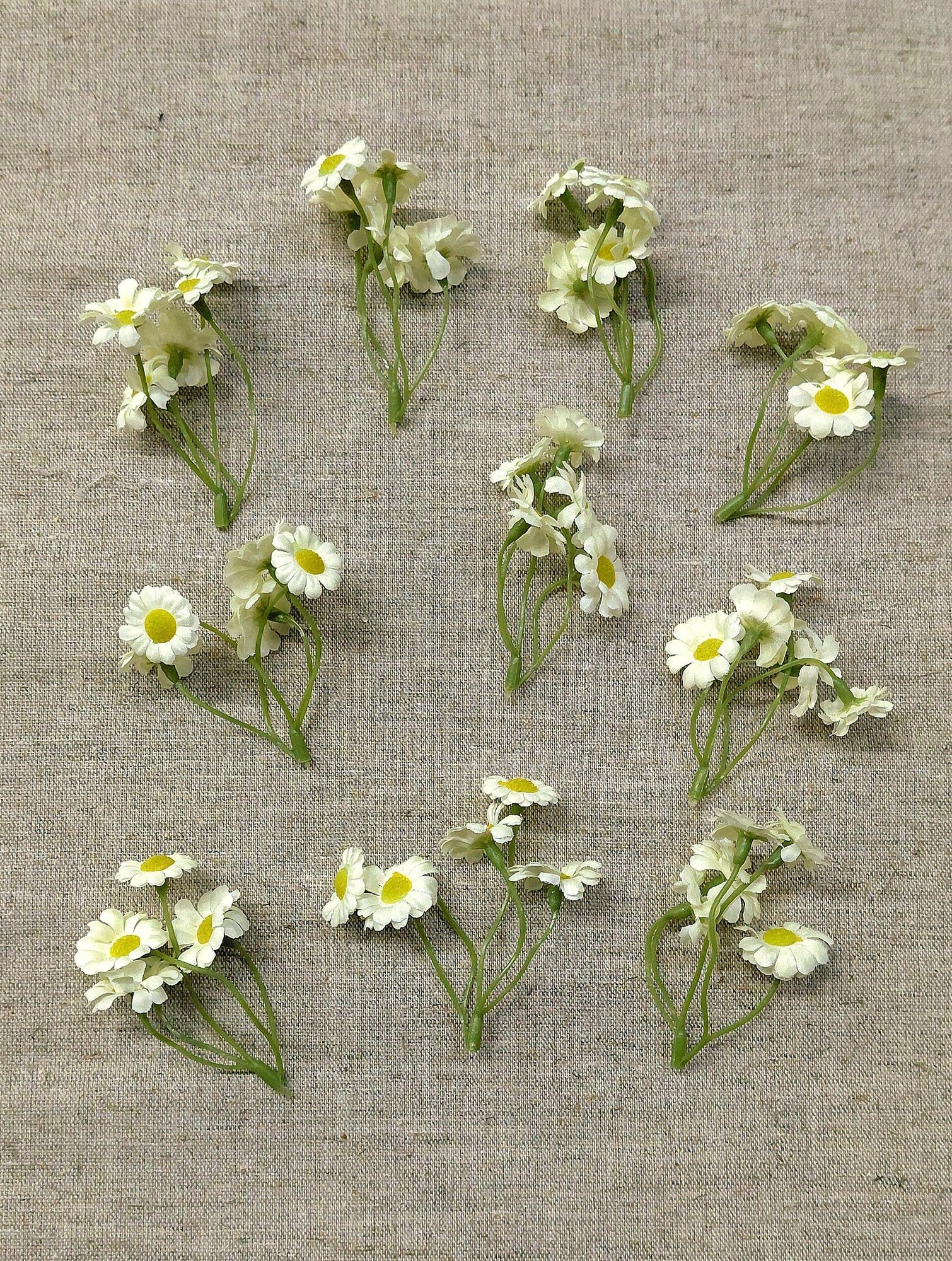 Ромашка полевая искуственные мини соцветия для декора и поделок длиной 6см 10шт