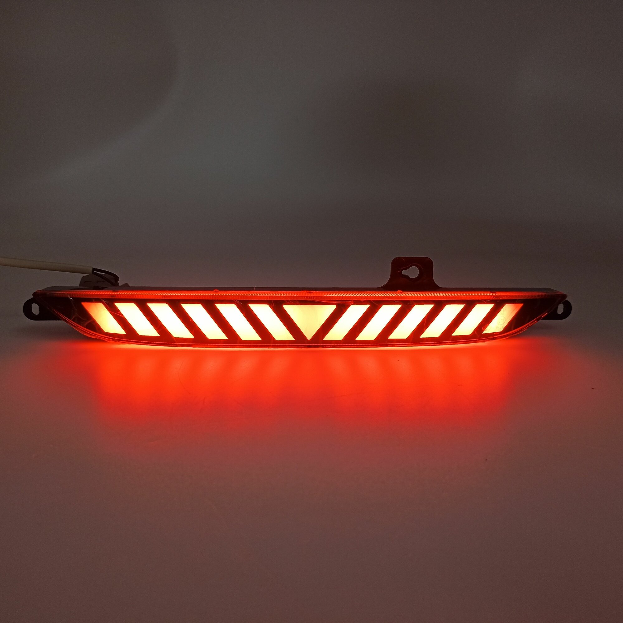 Фонарь противотуманный диодный в задний бампер 2 режима подходит для Лада Гранта лифтбек, Гранта FL лифтбек, Веста