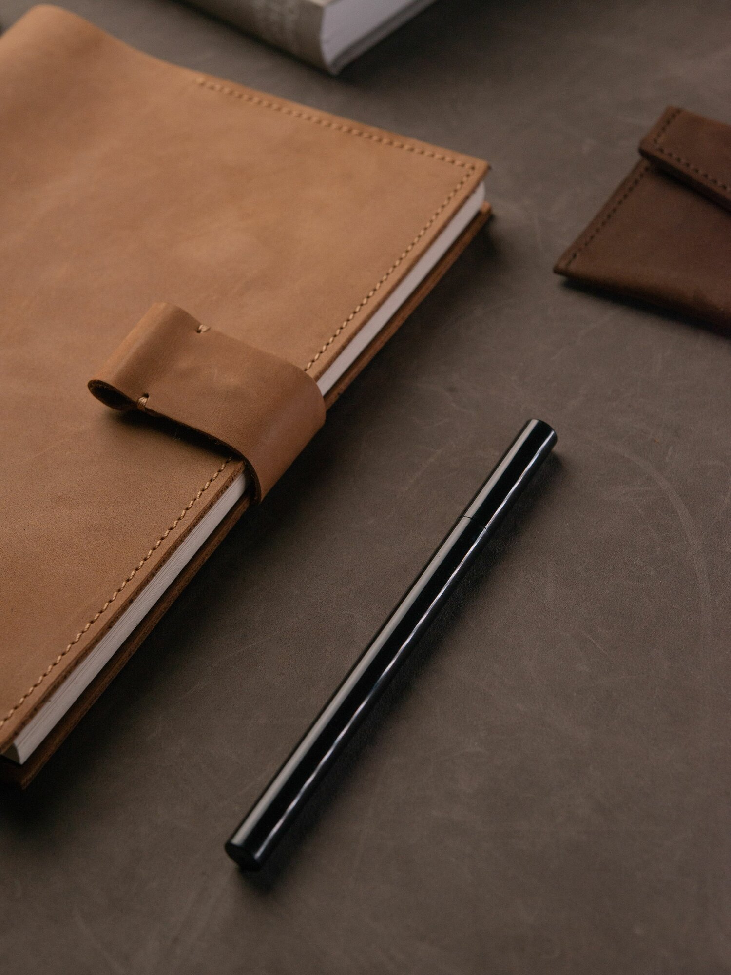 Красивая гелевая ручка с корпусом из латуни, металлическая подарочная ручка черная