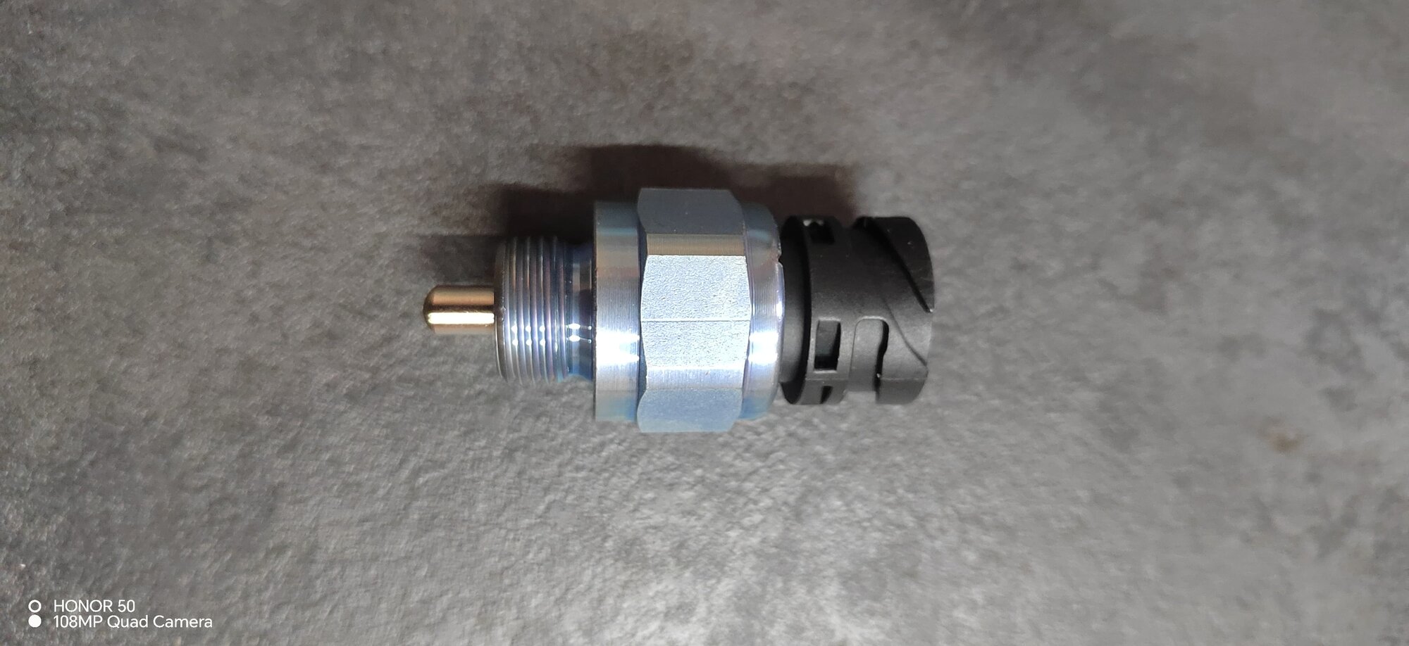 0501219856 Датчик нейтральной передачи для МКПП, межколесная блокировка.