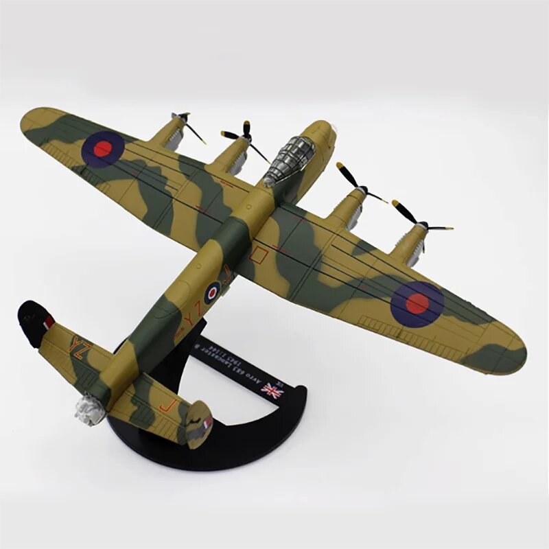 Модель самолета Avro 683 Lancaster B HYINUO масштаб 1/144