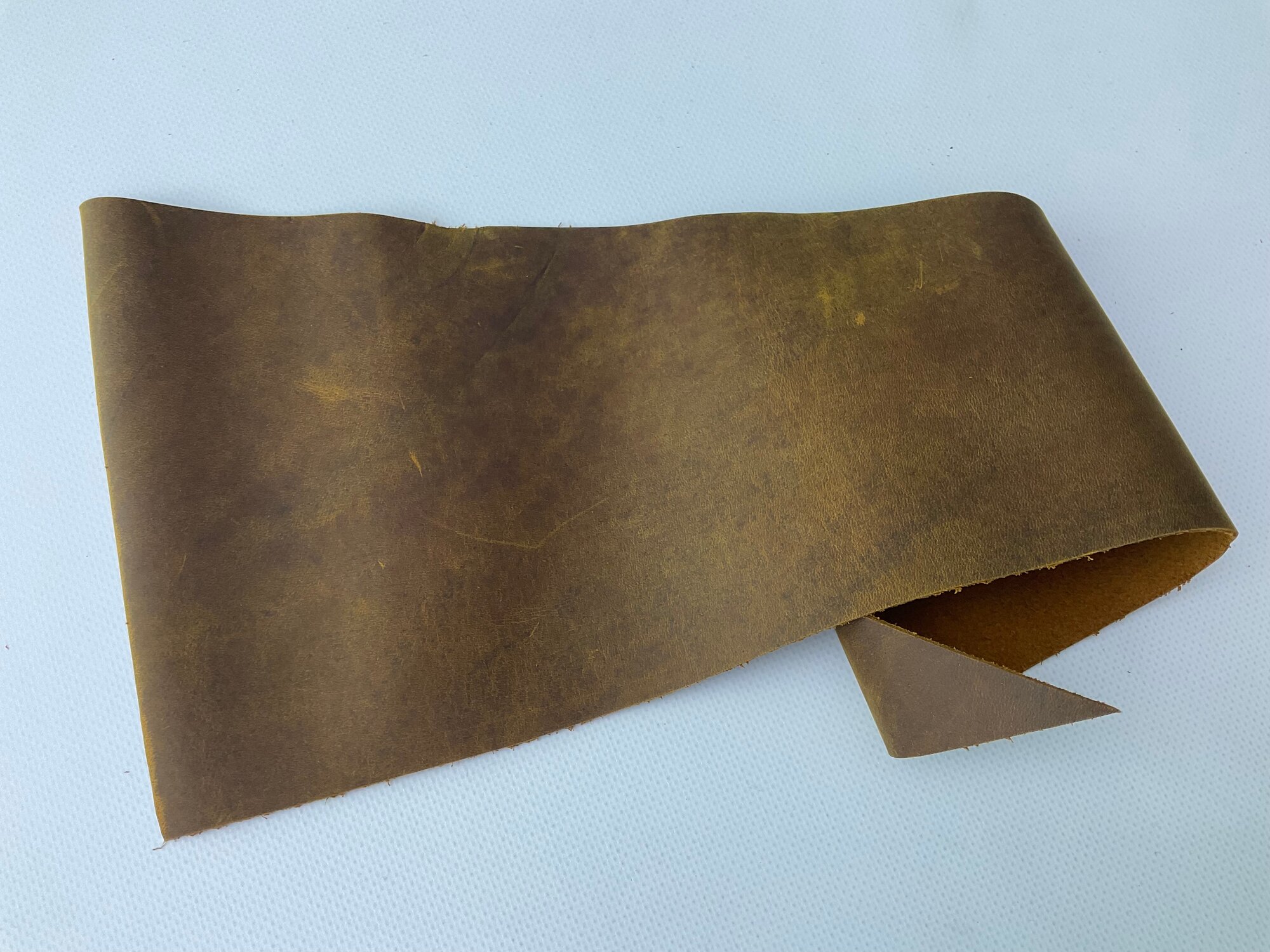 Кусок премиальной кожи «крейзи хорс»