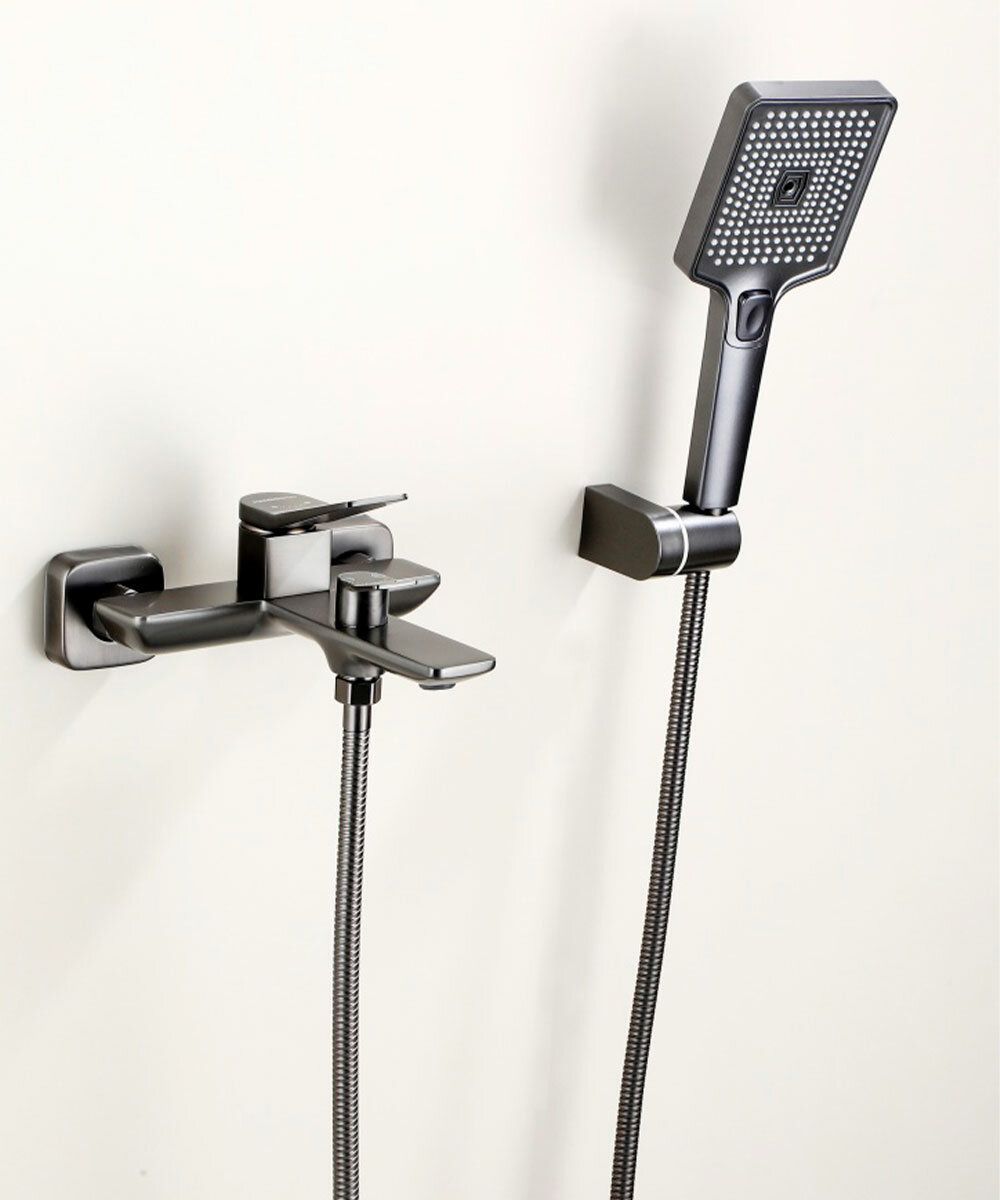 Смеситель для ванны и душа из латуни с лейкой и шлангом HL30099-P графит от бренда Hansen