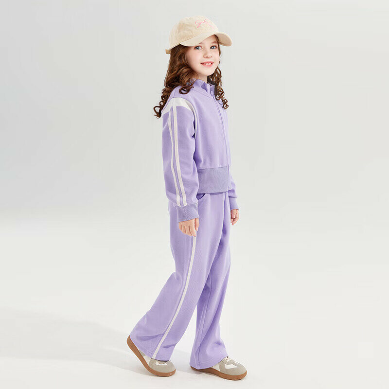 Костюм спортивный