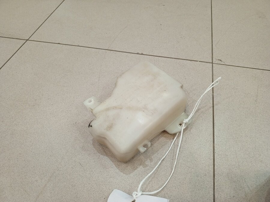 Бачок омывателя заднего стекла от Mitsubishi Pajero, Montero 2 1991-2004