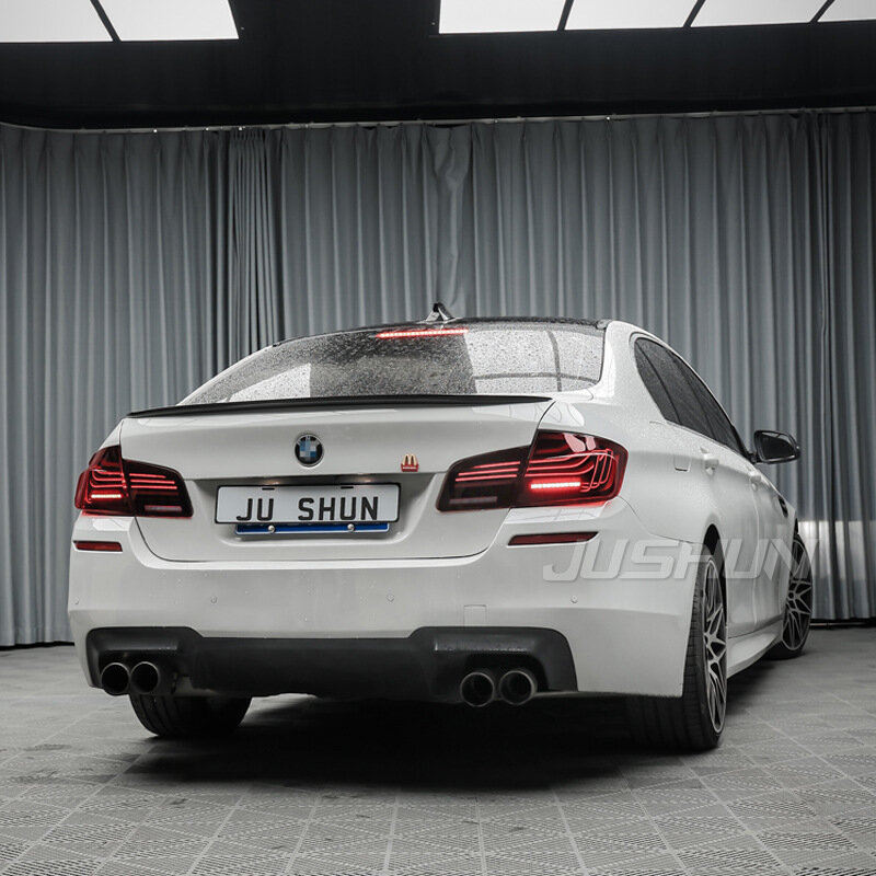 Задние фонари BMW 5 серия F10 комплект в новом стиле левый правый