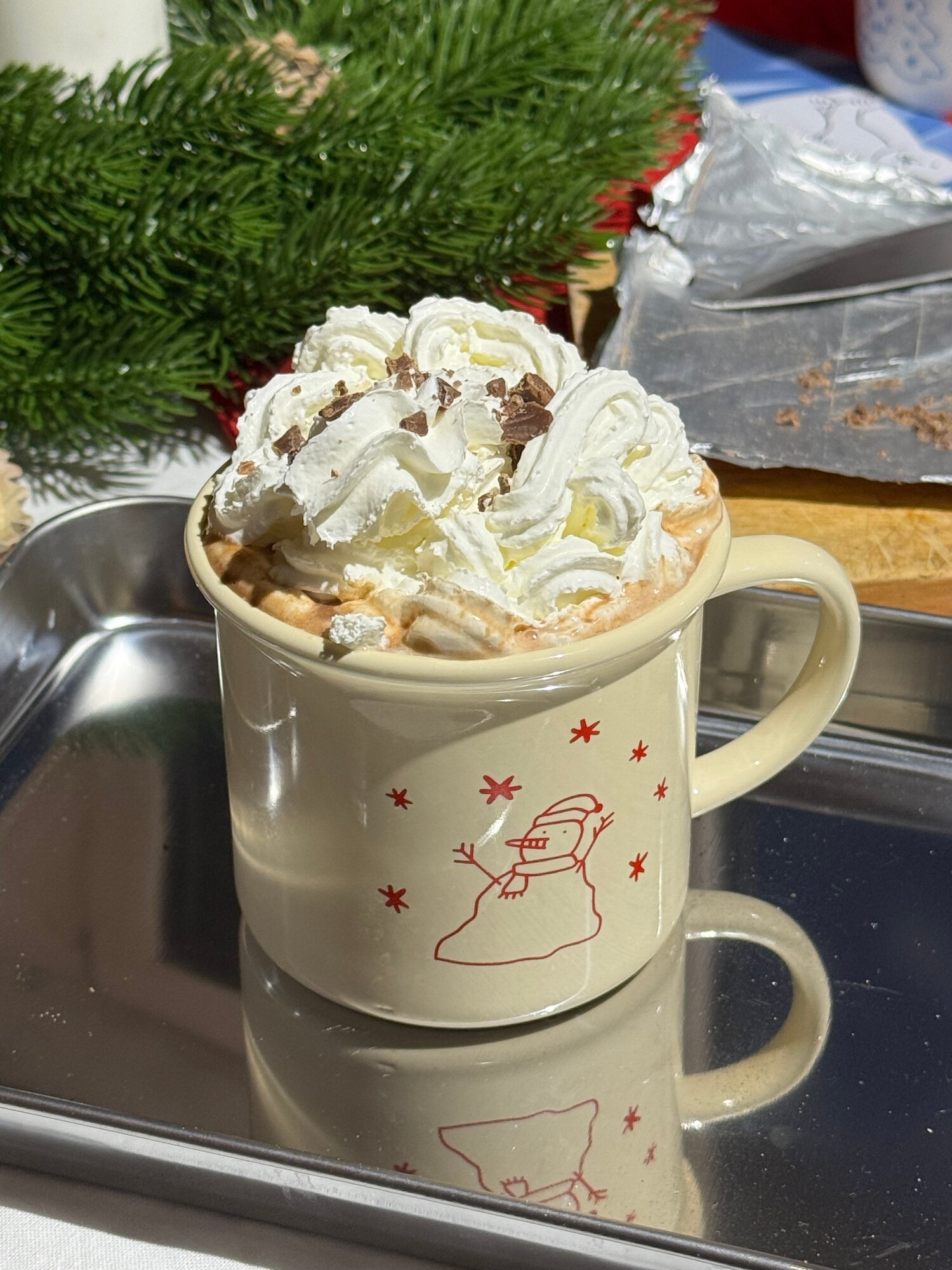 Молочная новогодняя керамическая кружка 350 мл с новогодним рисунком в подарочной упаковке