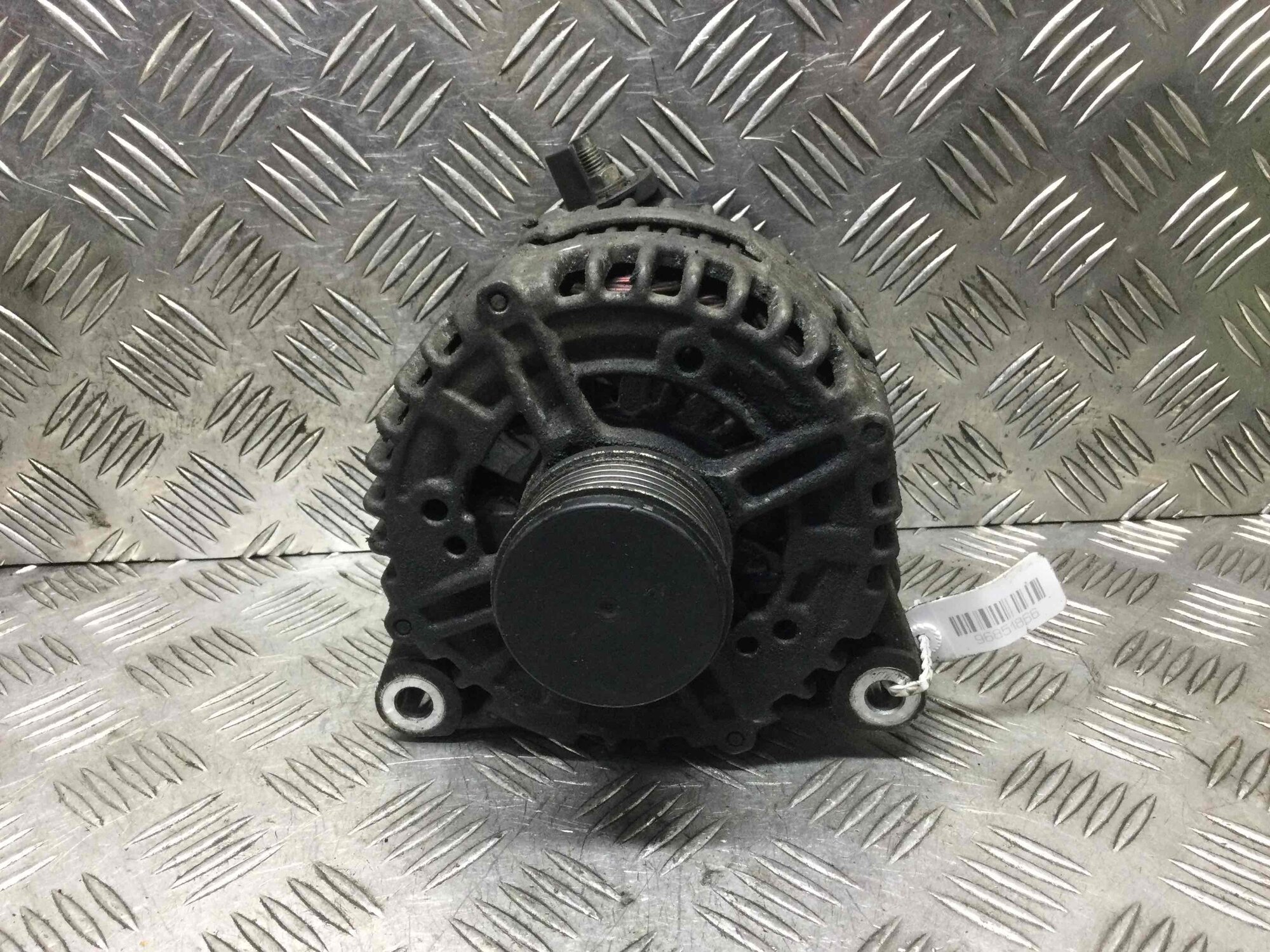 Б/У Генератор Land Rover Freelander 2 поколение (2006-2010) 2009 г.