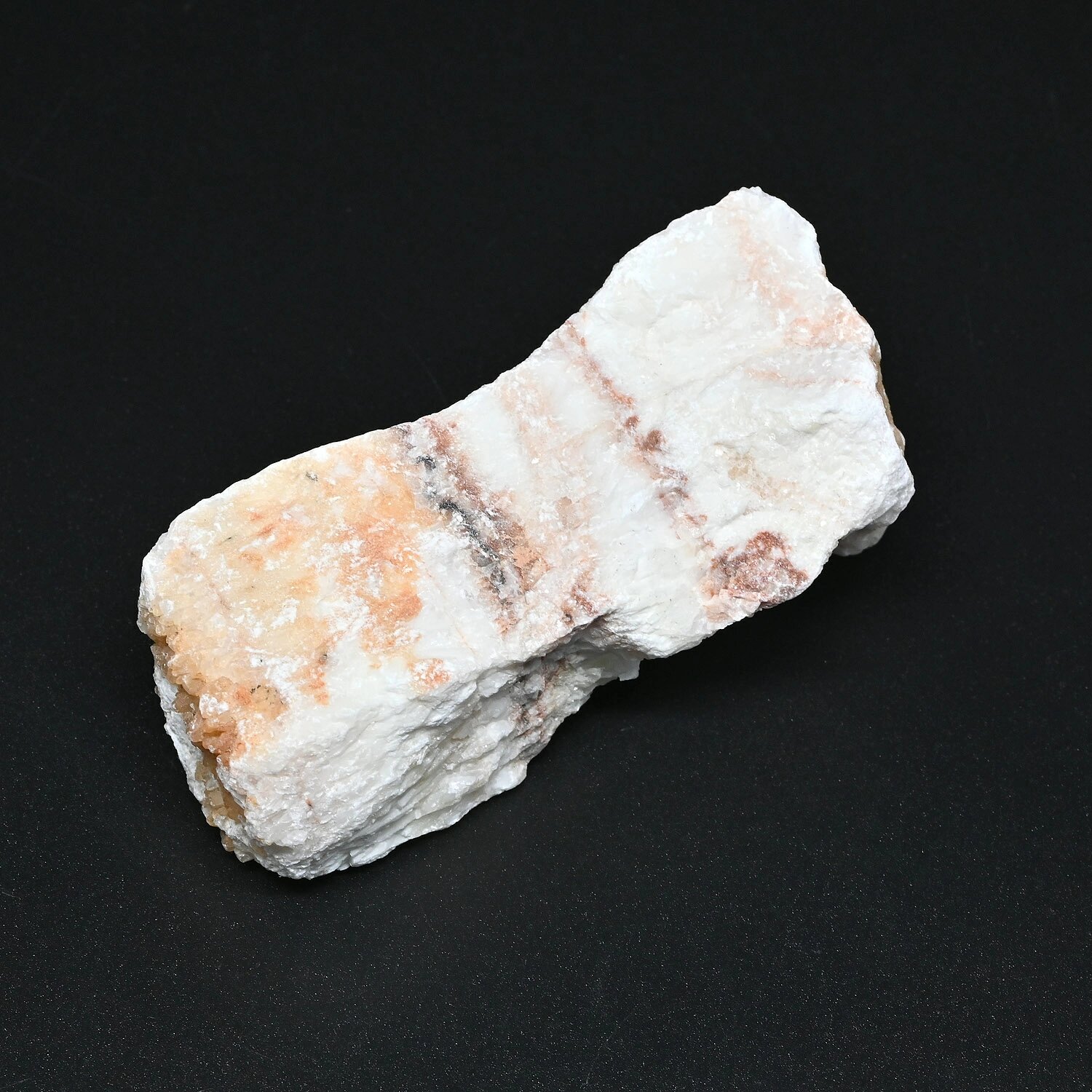 Коллекционный камень арагонит сырье 83*35*35мм, 148г .