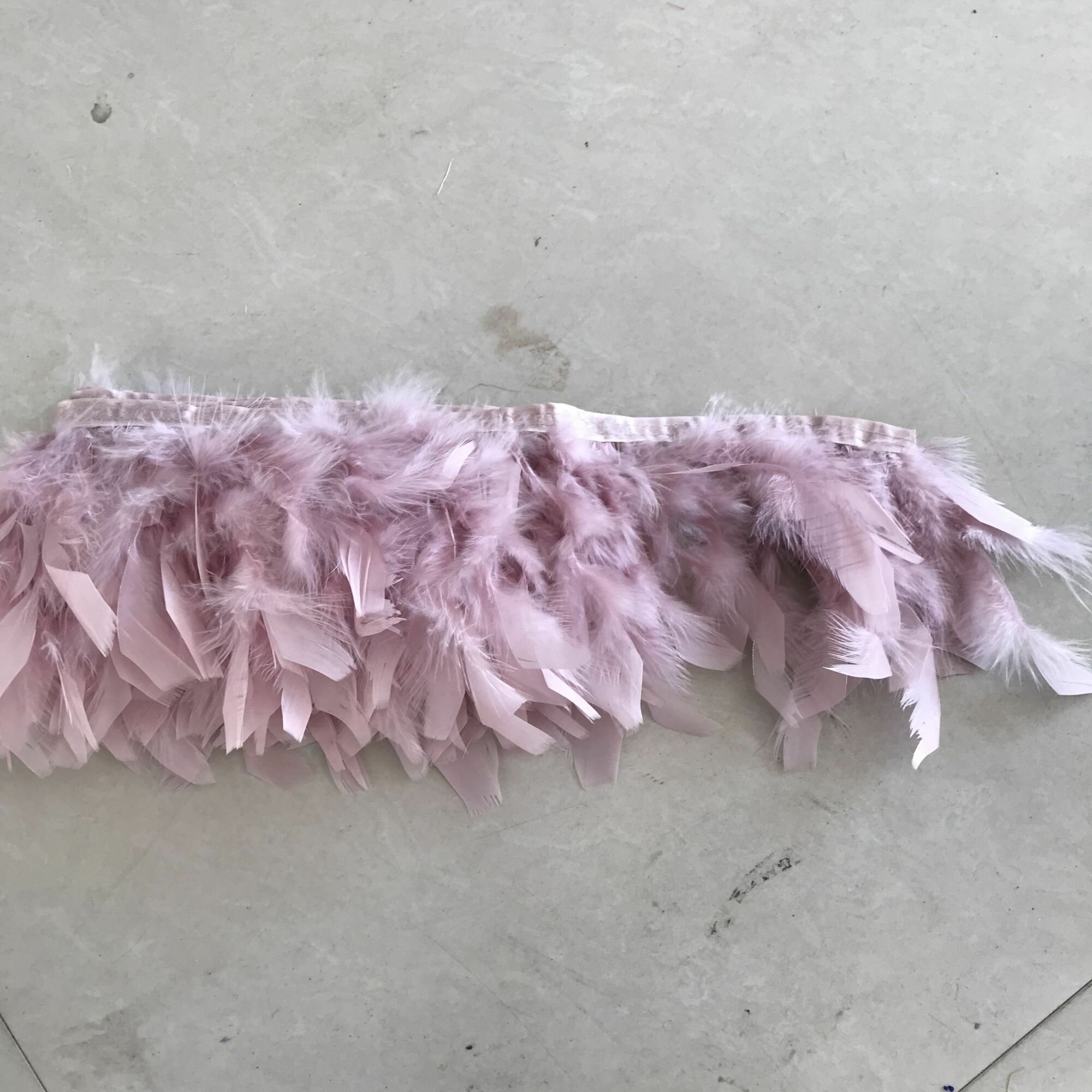 Лента из перьев индейки 2m Интернет-знаменитость DIY Цветок из перьев Настенное украшение Материал из перьев Освещение из перьев