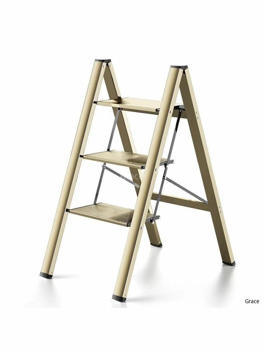 Стремянка трехcтупенчатая с противоскользящими ступенями