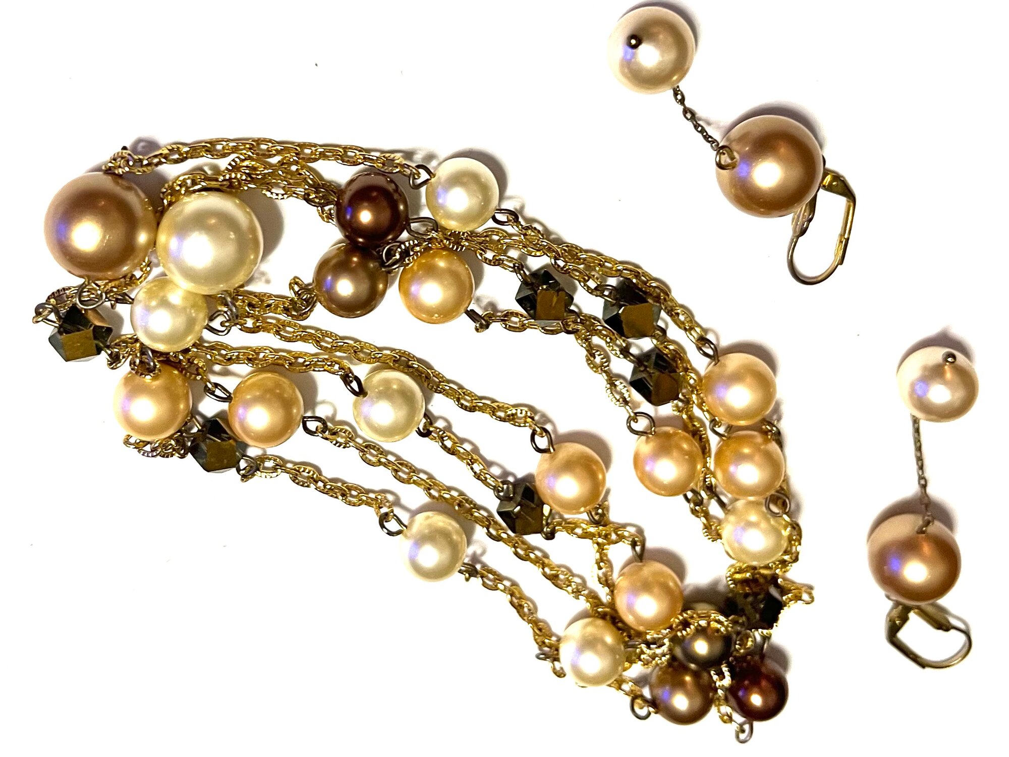 Комплект бижутерии: колье, серьги, пирит