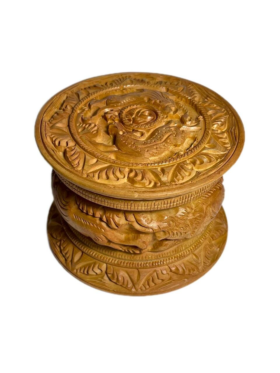 Шкатулка круглая резная тибетская (дерево, размер 10 на 7 см.), 1 шт.