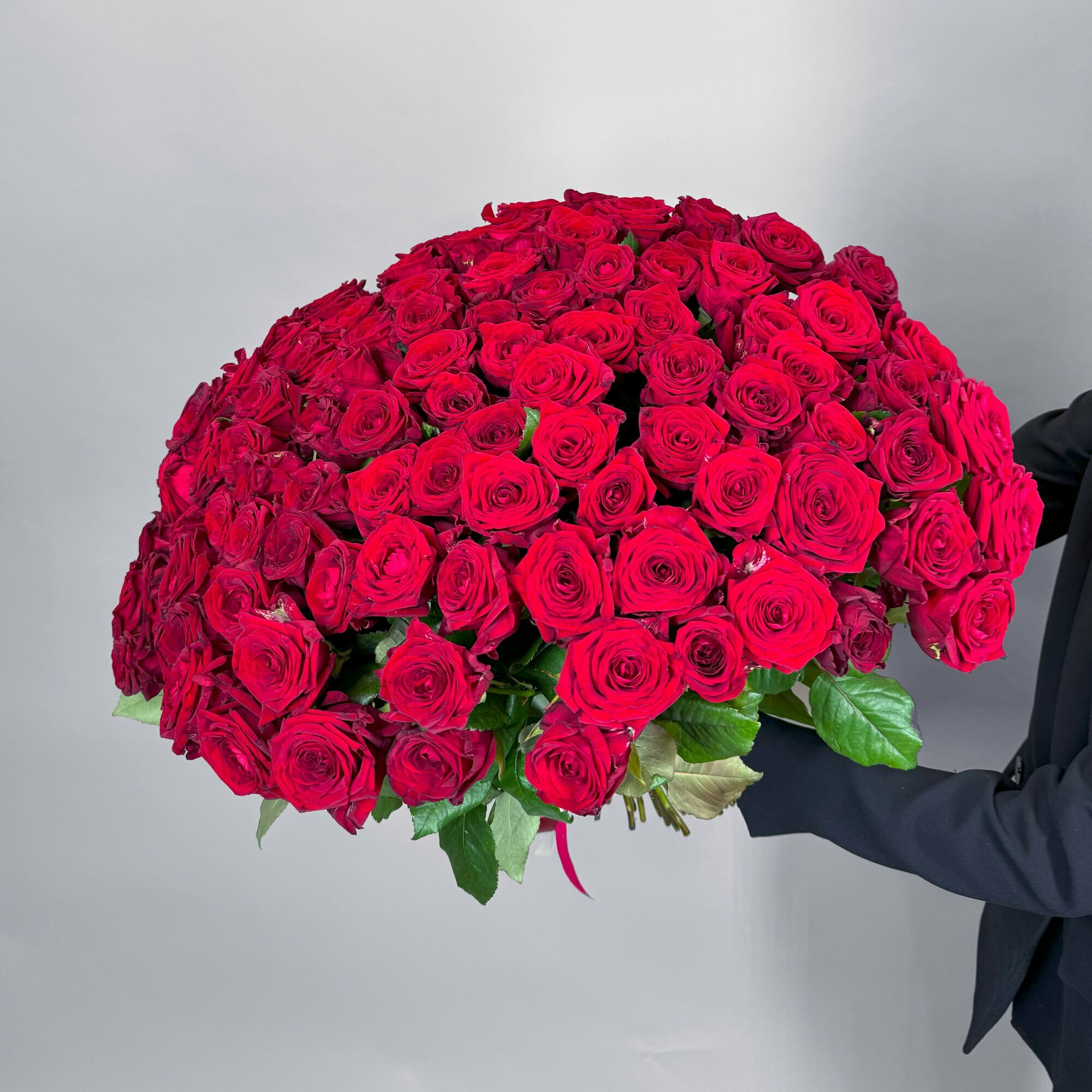 Букет живых цветов, красные розы 101 шт. 50 см. "Ред наоми", флау стор