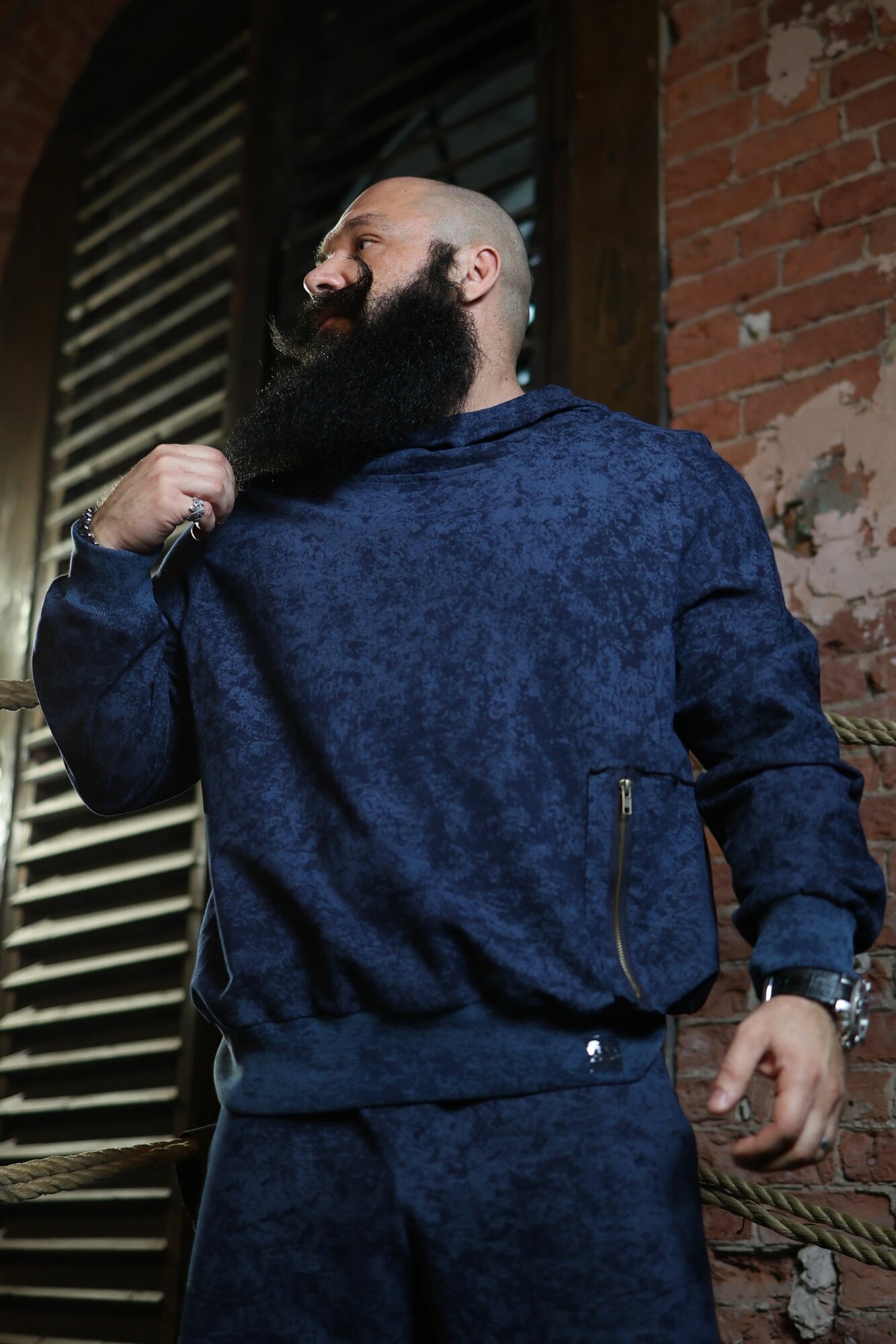 Толстовка спортивная