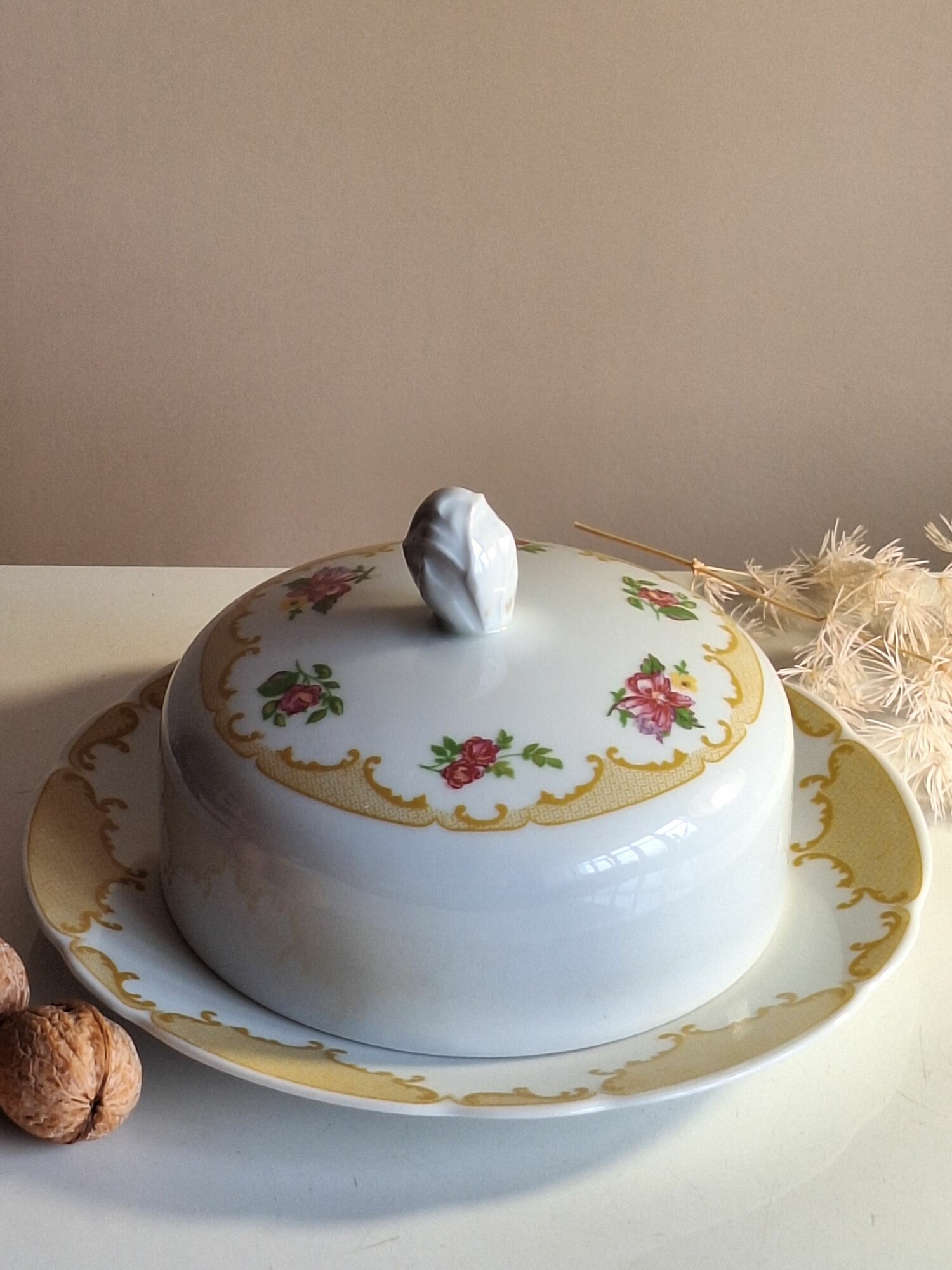 Масленка Кала антикварная фарфоровая с крышкой 19 см. Kahla Германия