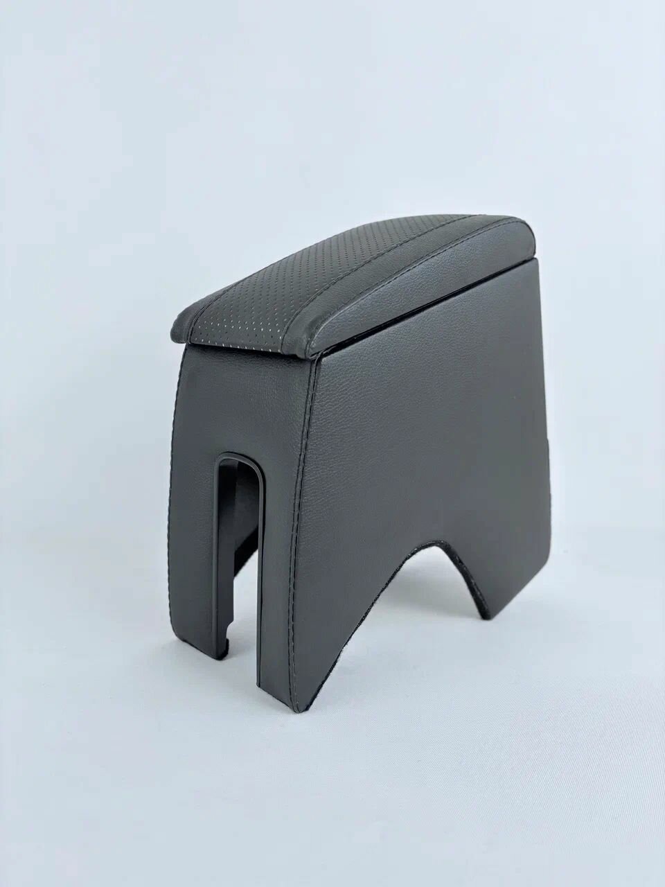 Подлокотник Lifan smily кожаный (черный, перфорированная крышка) оригинал, для лифан смайли