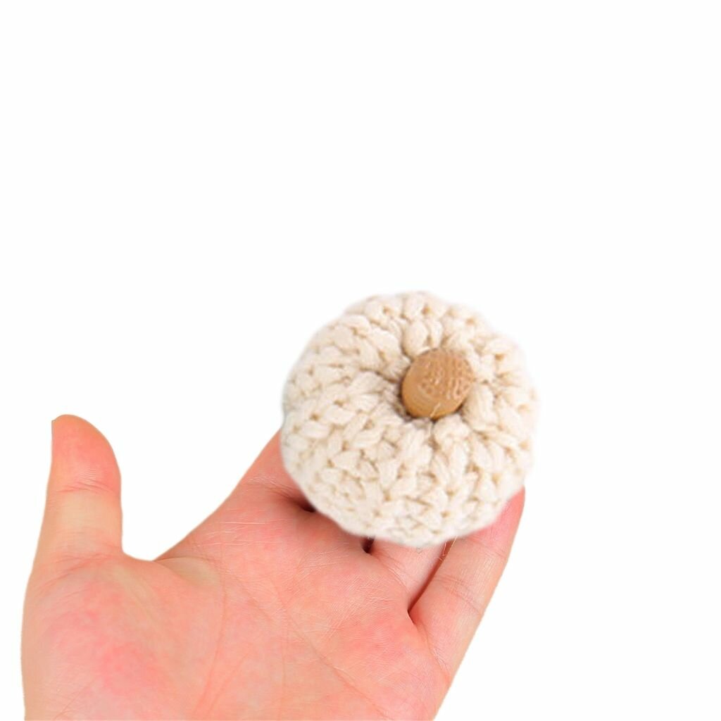 Яркие маленькие тыквы, связанные крючком, для свадеб и домашней обстановки