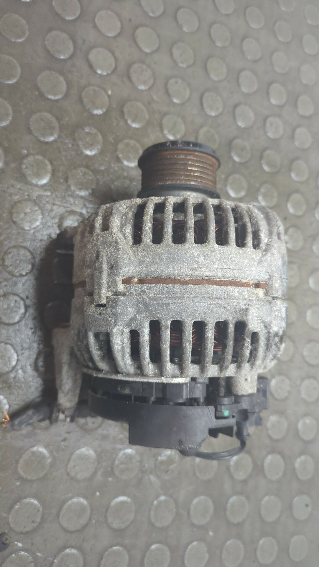 Генератор Volkswagen Golf 6 Б/У