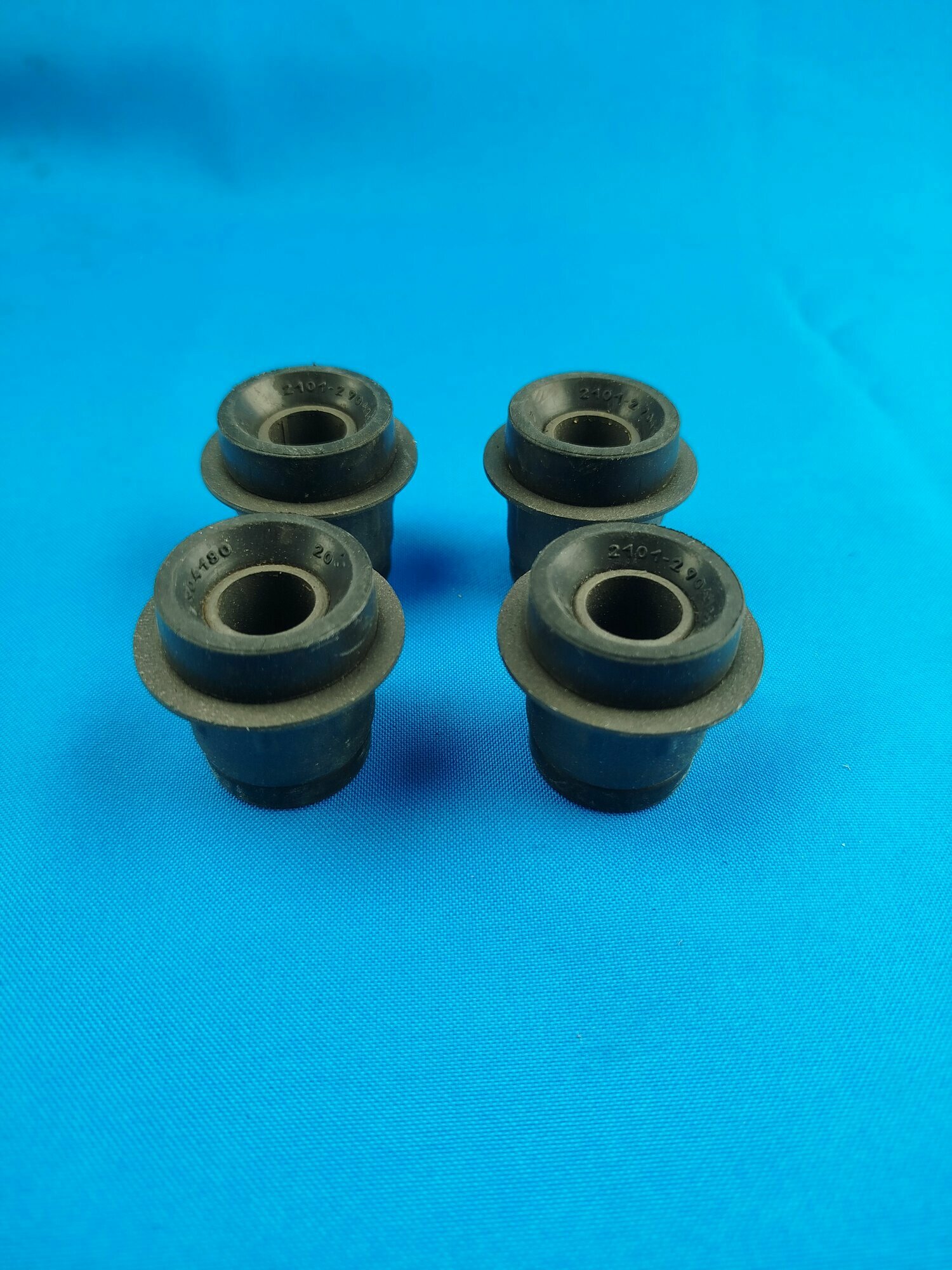 Сайлентблоки верхние "TRIALLI" для автомобилей ВАЗ 2101-07 (к-т 4шт)