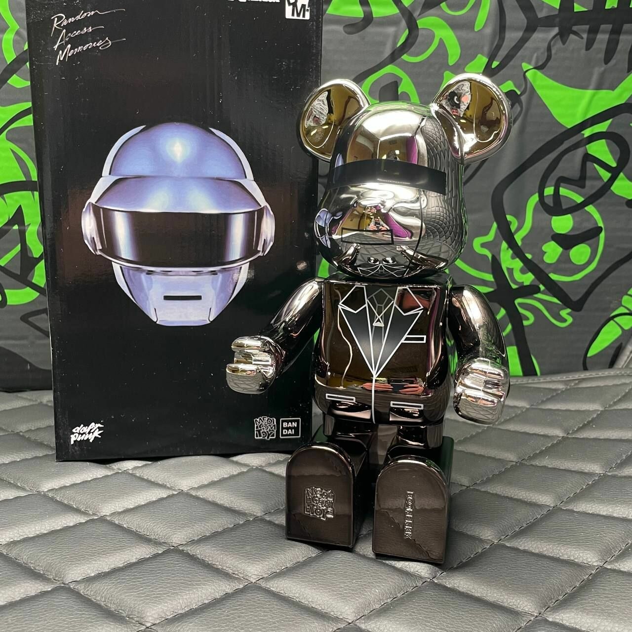 Игрушка Bearbrick Daft Pank 28см Серебро хром