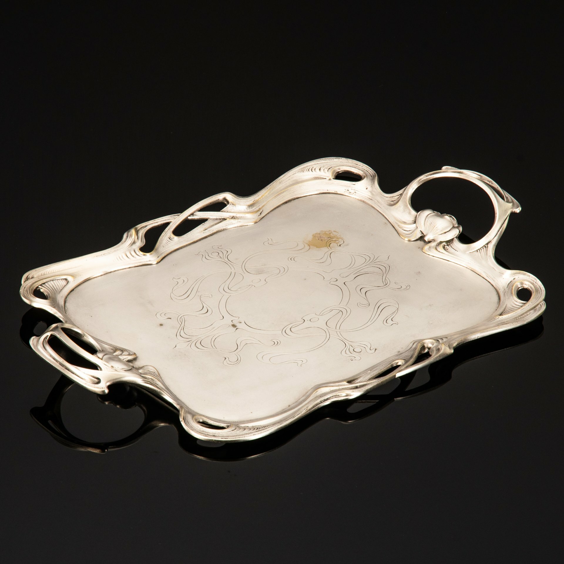 Поднос прямоугольной формы, выполненный в стиле модерн, латунь, серебрение