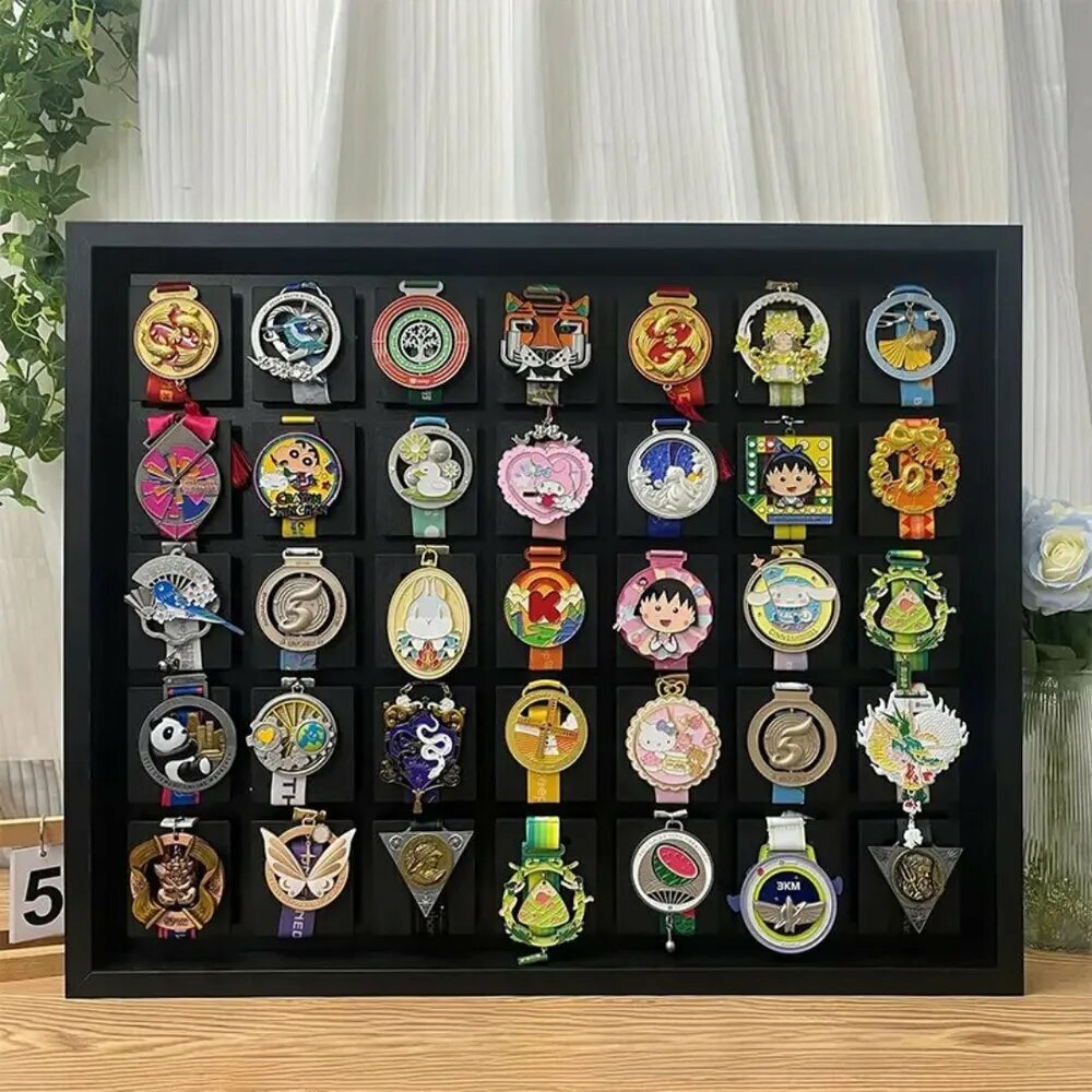 Рамка для хранения медалей; Горизонтальная версия на 35 медалей; 73*59 см