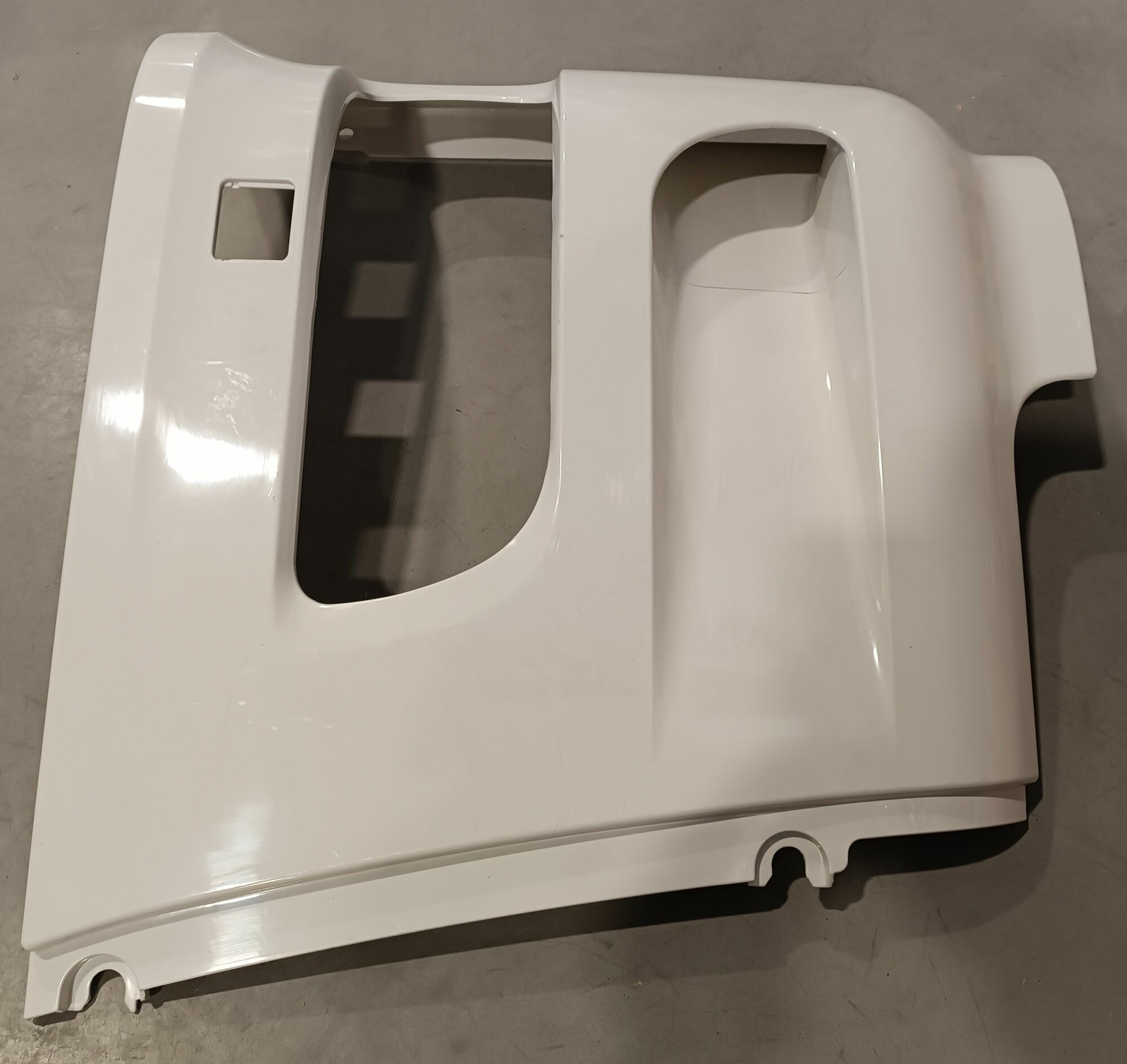 Облицовка фары правая DAF XF95 , арт. M3011206 MARSHALL