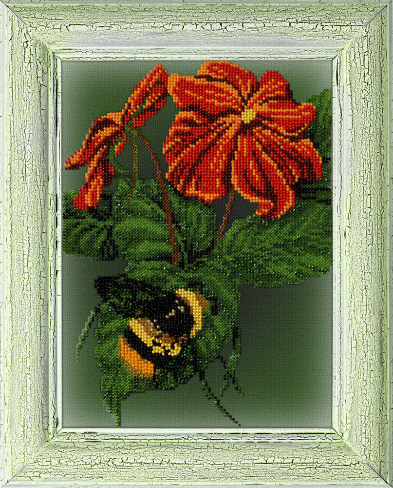 Набор для вышивания бисером "Шмель" В-78, 19х25 см, Вышиваем бисером